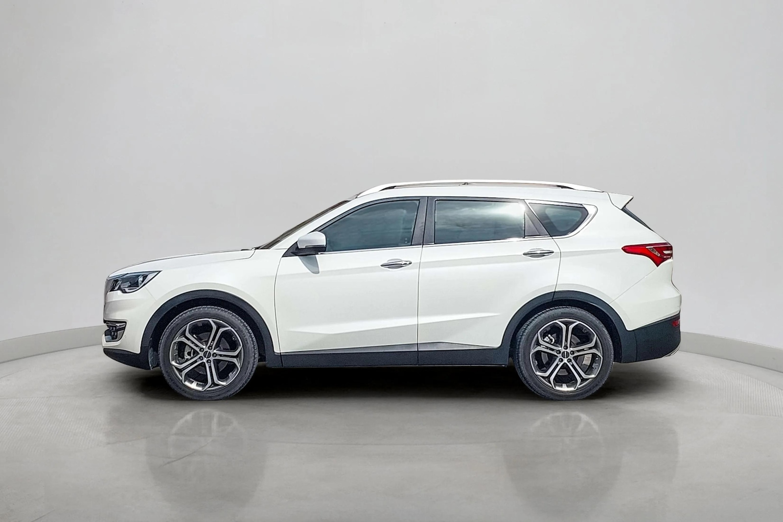 2021 Jetour X70 GCC - iCarsU.com