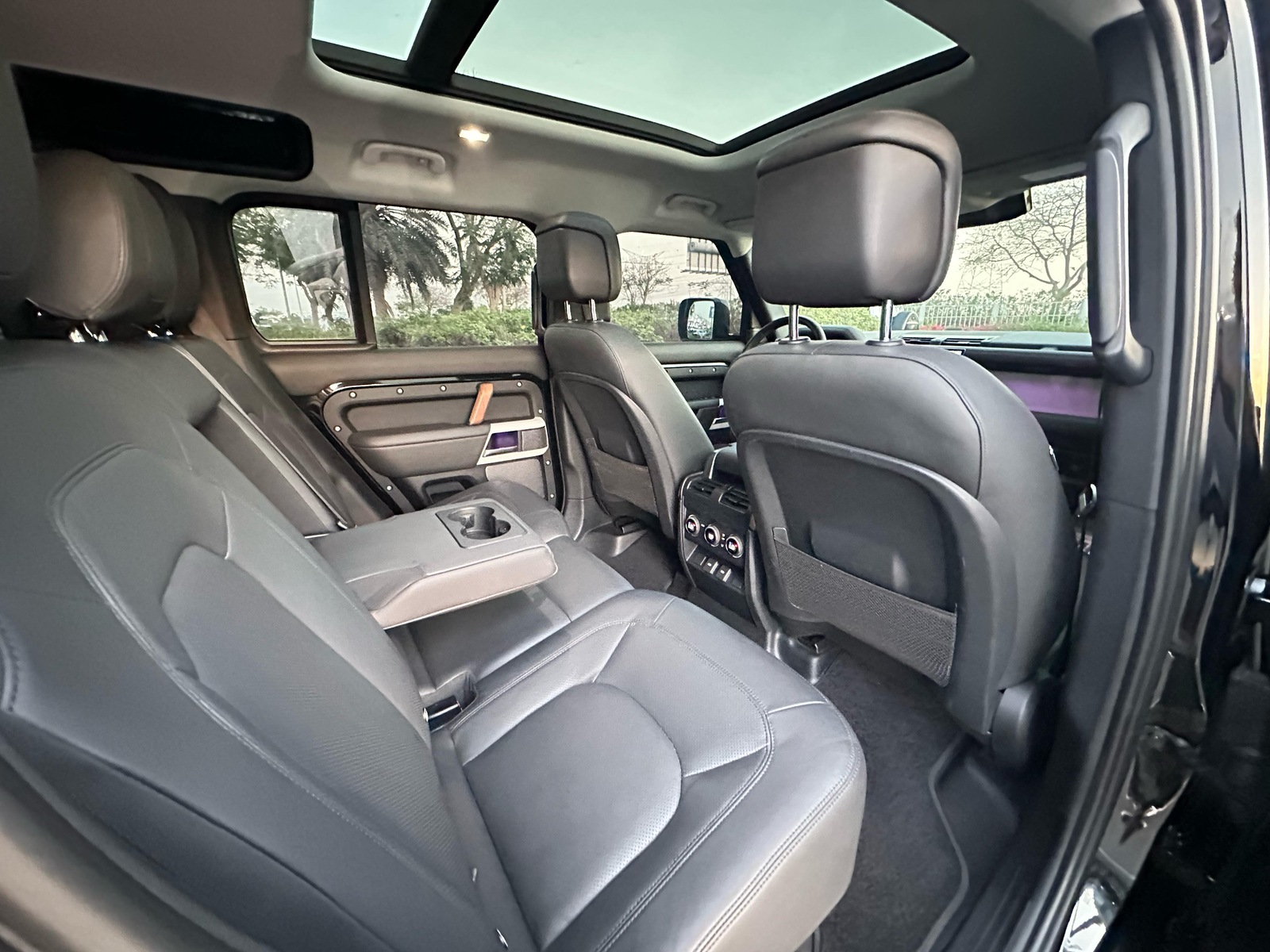 GCC 2023 Land Rover Defender - iCarsU.com